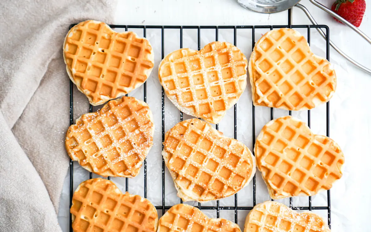 Easy Mini Waffles (Freezer Friendly for Quick Breakfast) - Baking for ...